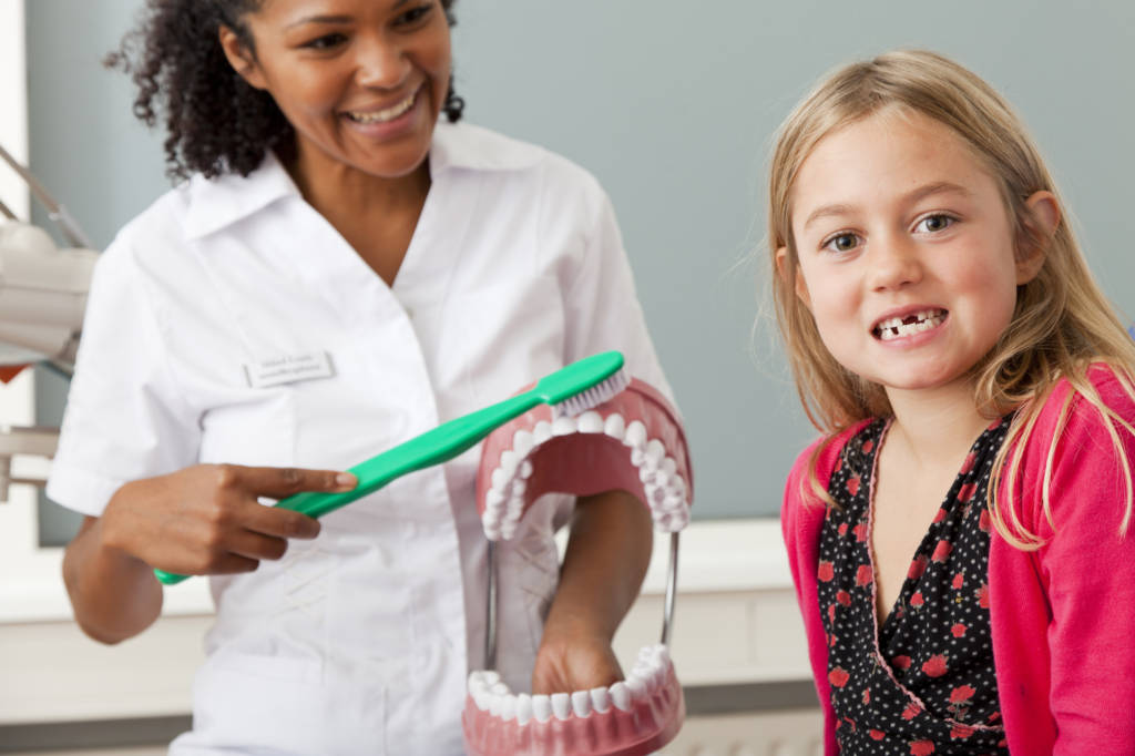 NVM-mondhygiënist maakt zich wél zorgen om kindergebit - Gezondheid Plus